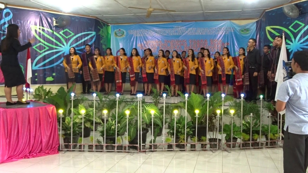 SIK SIK BATU MANIKAM, PADUAN SUARA SMA NEGERI 1 LUBUKPAKAM - YouTube