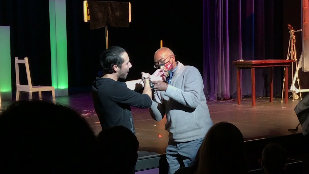 Magician Alex Ramon - Handcuff Chain Escape (December 11, 2021) - YouTube