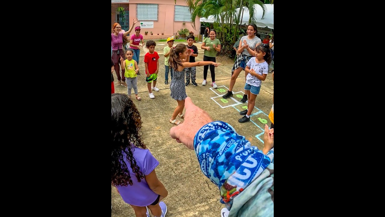 Asi Son 🙏 Juegos Folkloricos de Puerto Rico 🇵🇷 Cheki Morena.. Jacks ️ ...