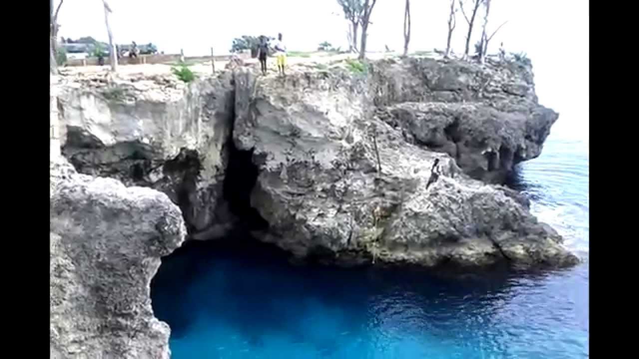 Fun in Negril Jamaica: Jumping of the Cliffs at Rick's Cafe! Cliff ...