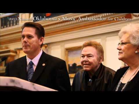 Roy Clark 2011 - YouTube