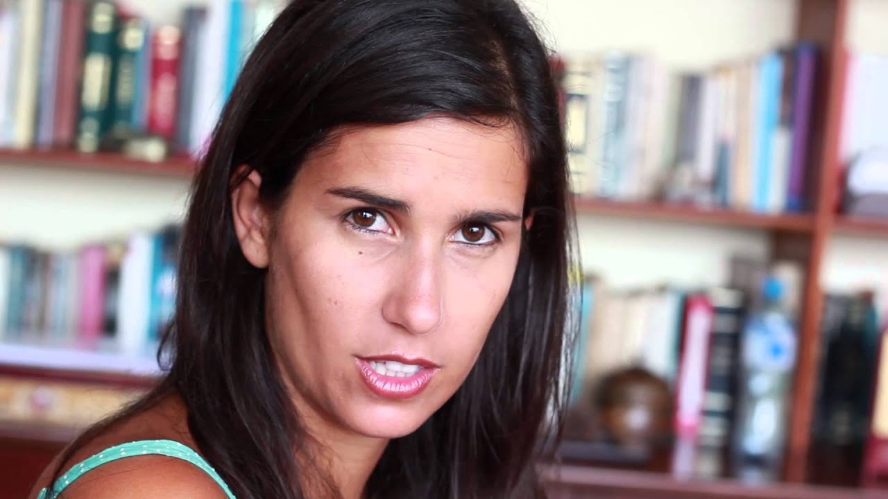 PERFILES - Alejandra Saba ¿Quién es Alejandra Saba? - YouTube