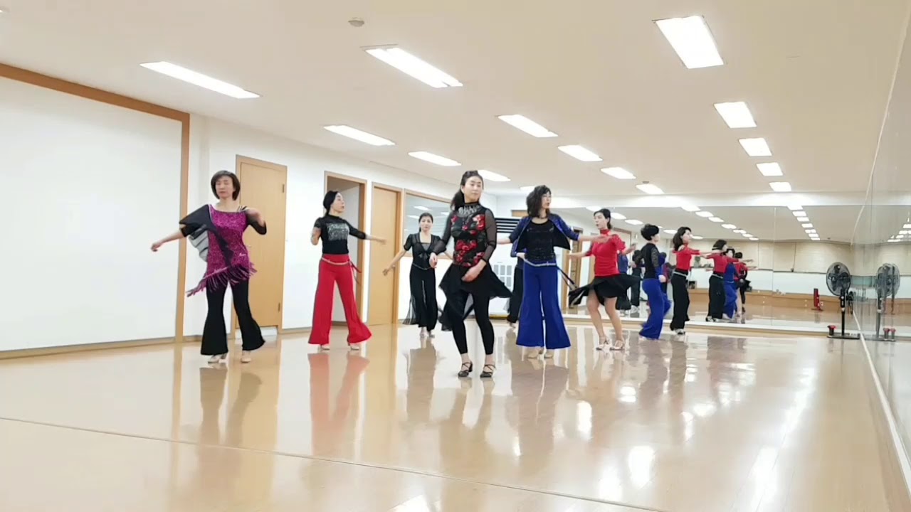 Just A Phase - Line Dance - YouTube