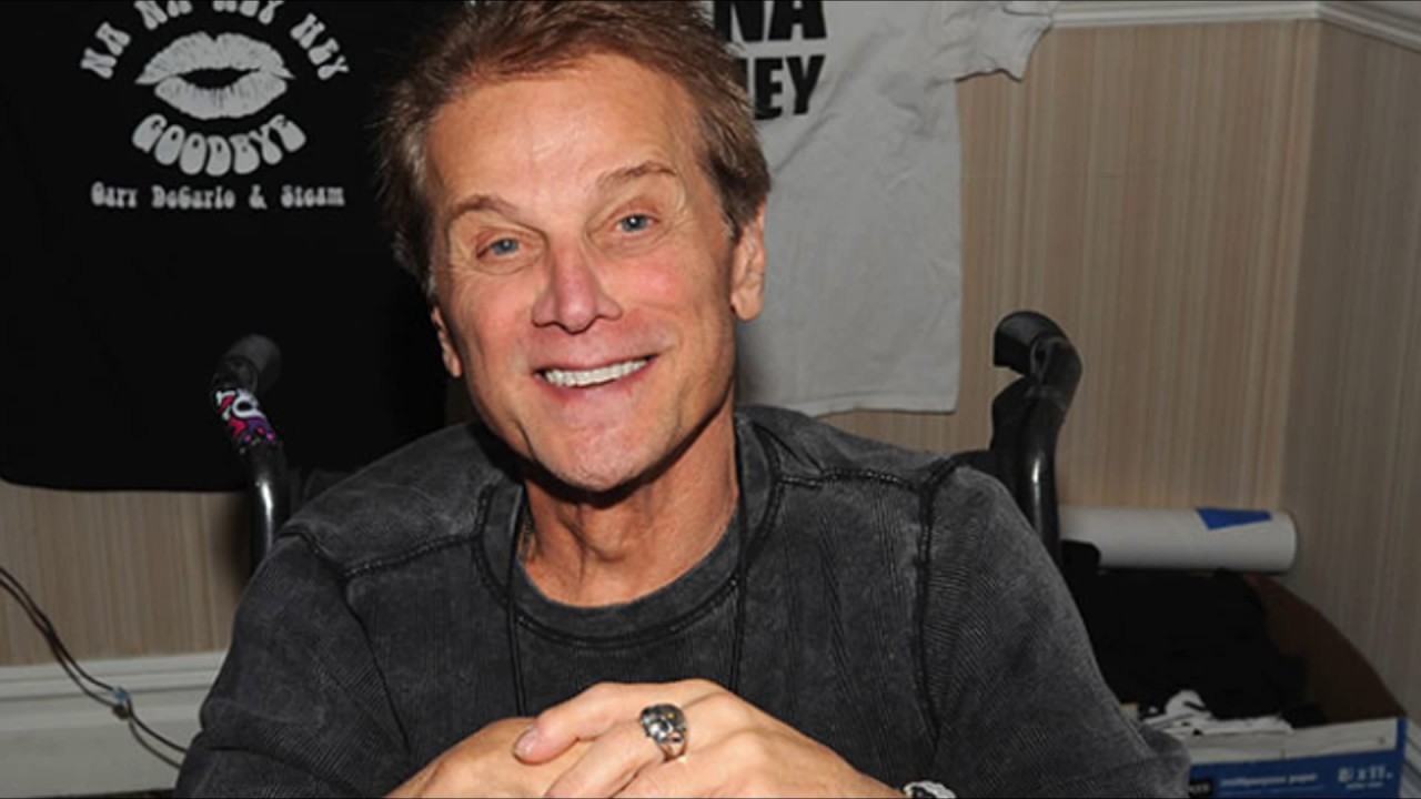 Gary DeCarlo, ‘Na Na Hey Hey Kiss Him Goodbye’ singer, dead at 75 - YouTube