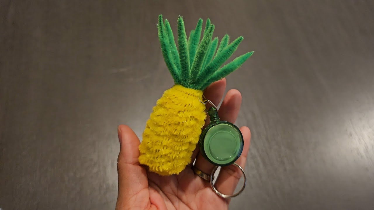 Pineapple from pipe cleaner/DIY 🍍 key chain /craft idea/ Handmade key ...