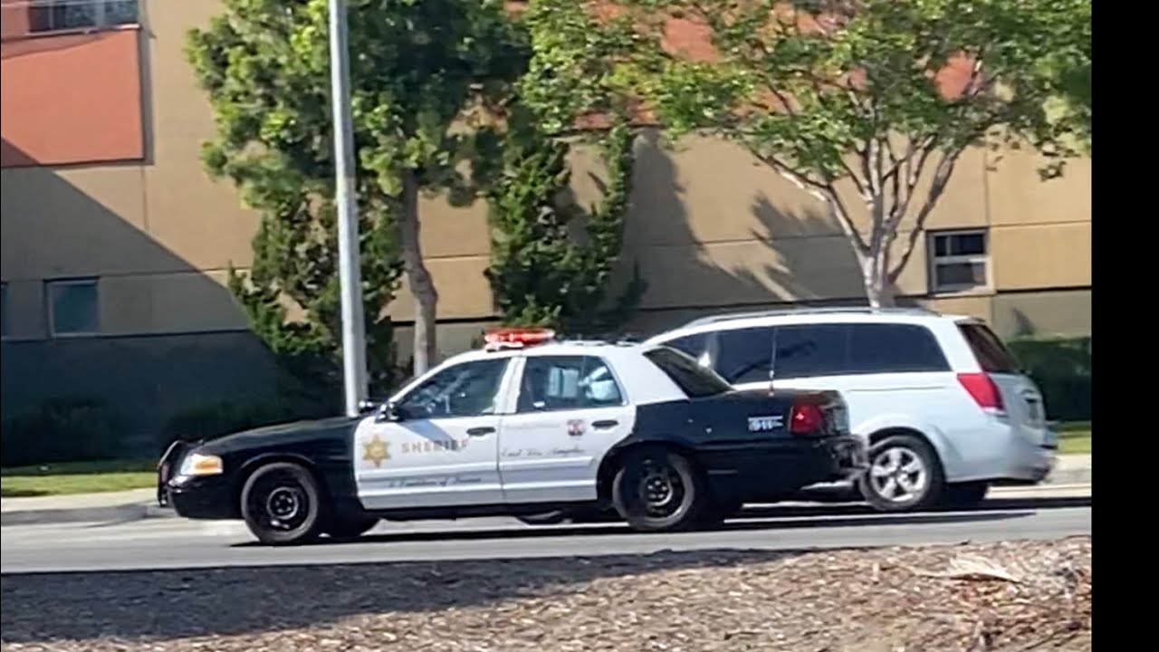 LASD FORD CROWN VICTORIA CODE 3 RESPONDING - YouTube