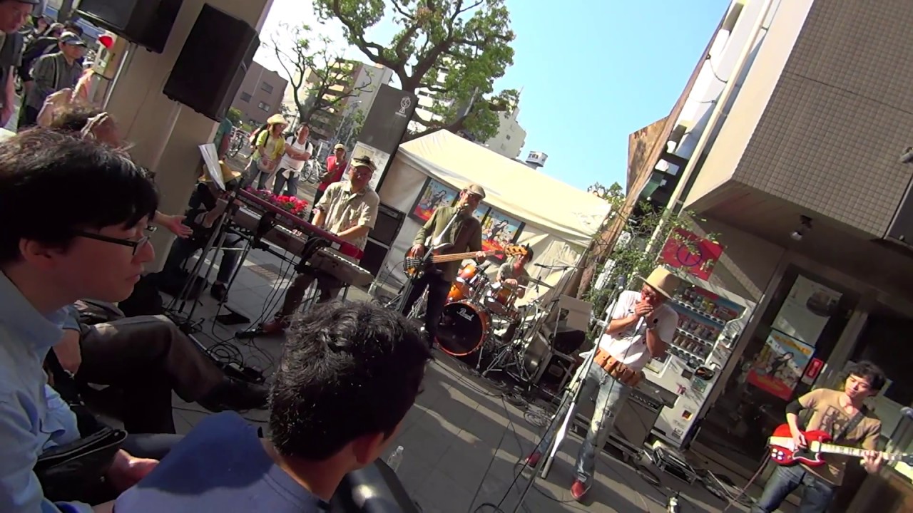 The Funky Mojo Orchestra（ザ・ファンキー・モジョ楽団） ライブ - YouTube