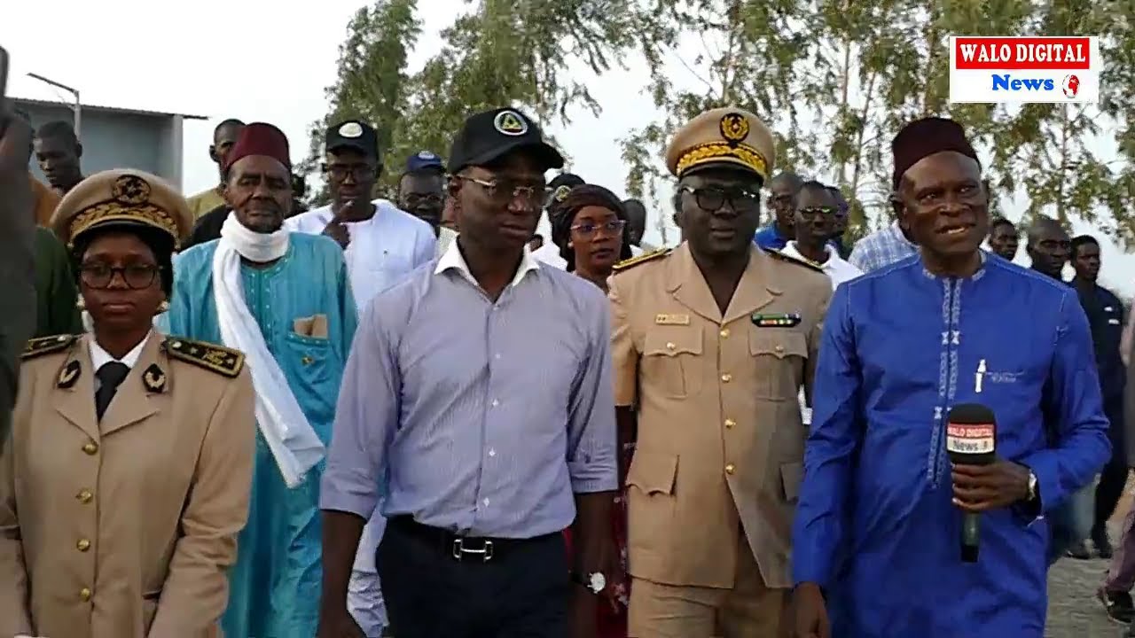 VISITE DU MINISTRE MABOUBA DIAGNE AU CSFP MEM - YouTube