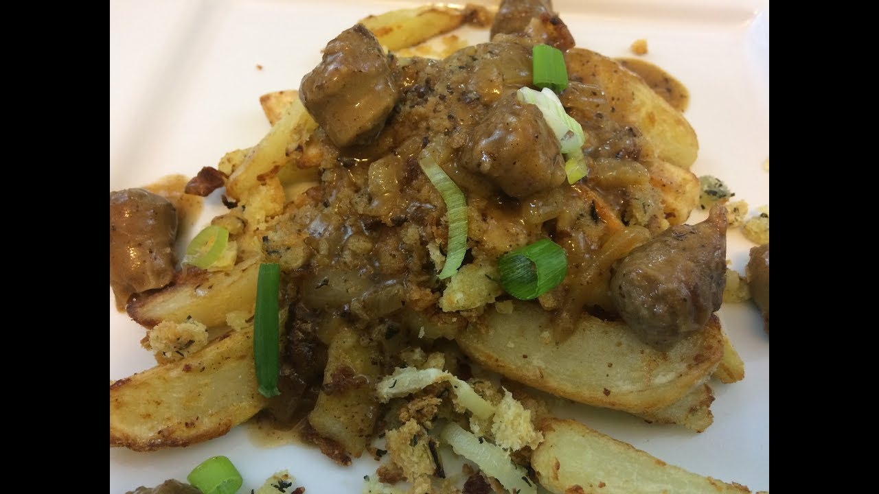 Sausage Gravy Poutine - Newfoundland Style - Bonita's Kitchen - YouTube