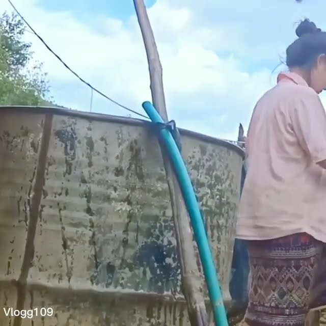 π The Village Lady Vlogg109 Vlogg109 Vlogg Vlog Short Shorts Bath Youtube