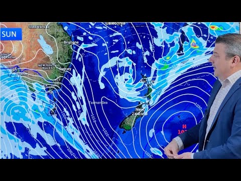 Tracking the weekend rain and showers - YouTube