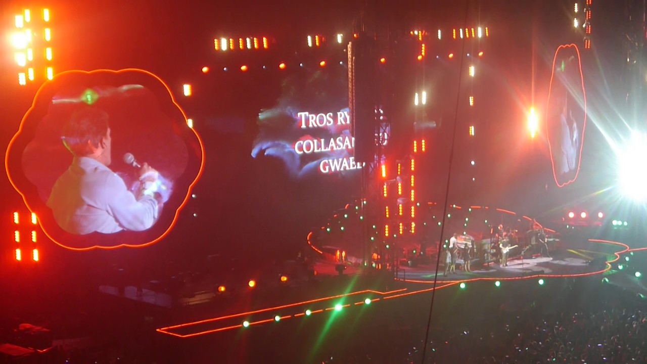 Rob Brydon's Performance at Coldplay, Cardiff, 12th July 2017 - YouTube