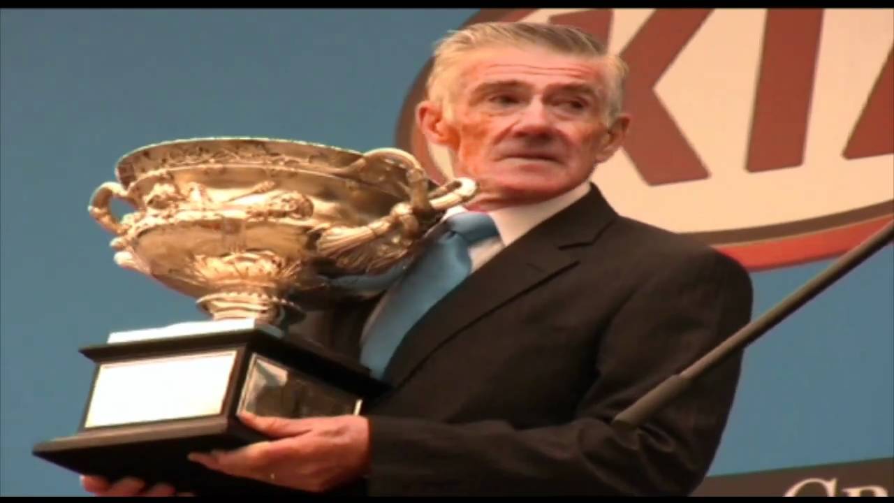 Aussie legends present trophies: Australian Open 2011 - YouTube