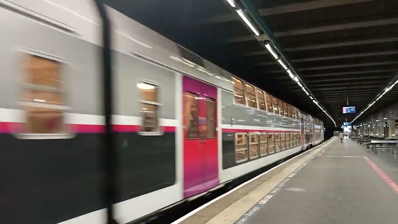 RER C Arrivée d'un Z20500 ( Carmillon ) ( UM ) à Neuilly - Porte ...
