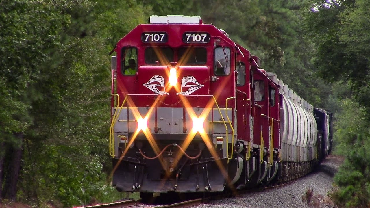 RJ Corman SD40-2 #7107 with Very Loud K5LA leads RF01-27 NB by Senter ...