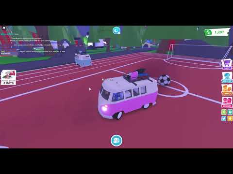 Roblox (adopt me) soccer royal - YouTube