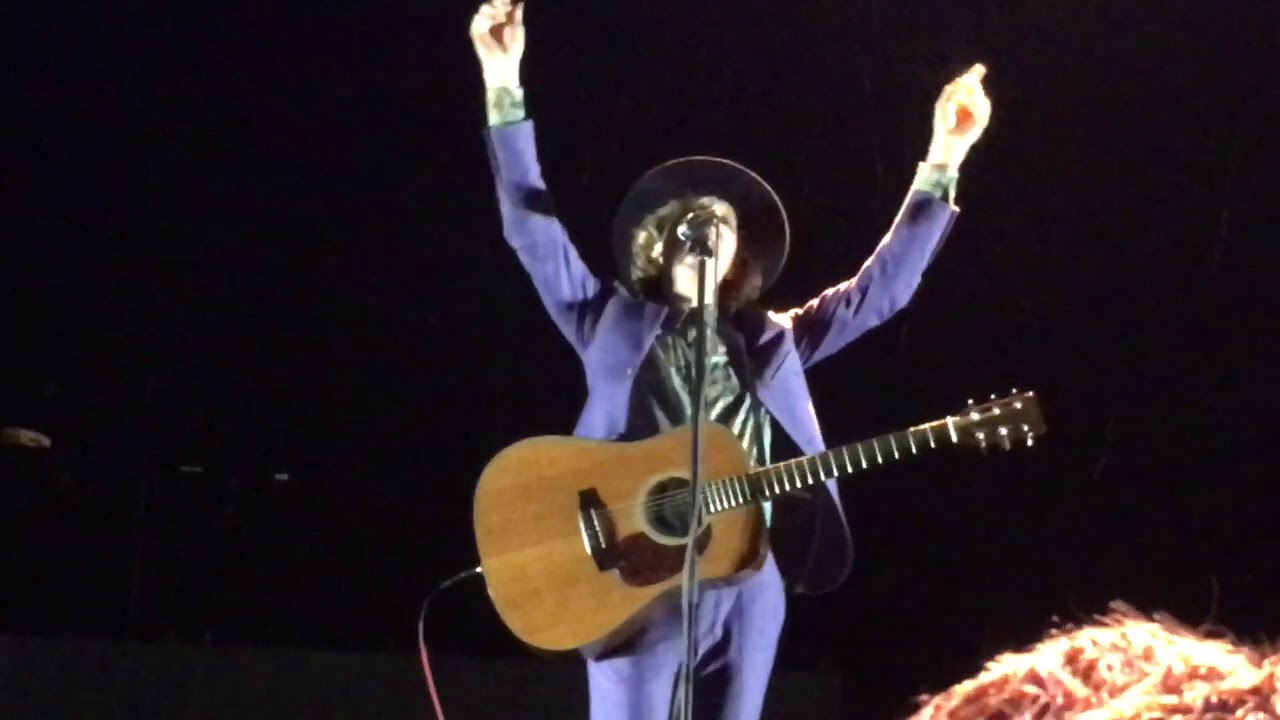 Beck - “Debra” July 16, 2018 Buffalo, N.Y. Albright Knox - YouTube