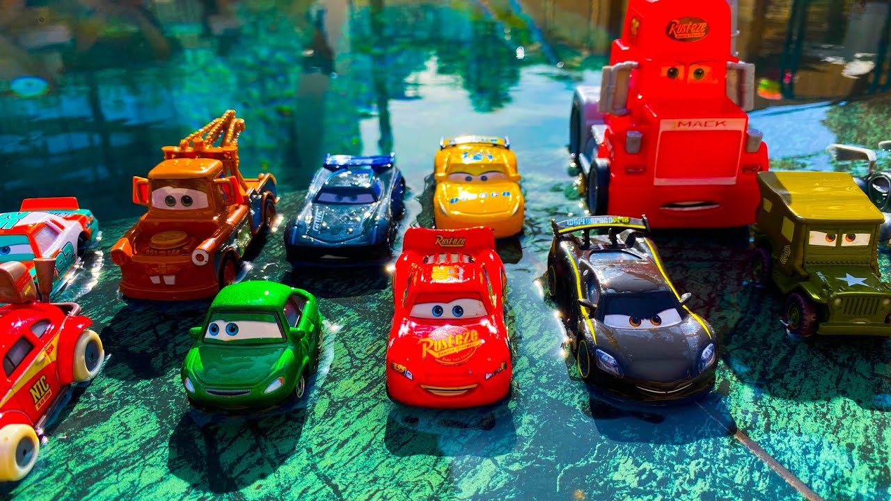 Disney Pixar Cars falling into deep pool, Lightning McQueen, Tow Mater ...