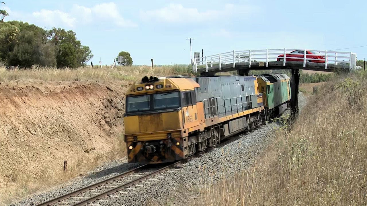 Pacific National Steelink Steel Train - PoathTV Trains in Victoria ...