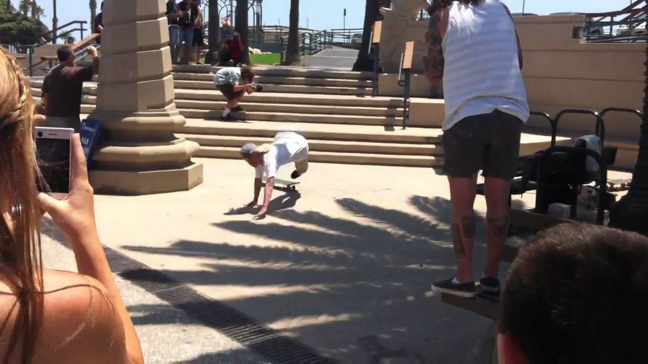 Skate boarder win/fail - YouTube