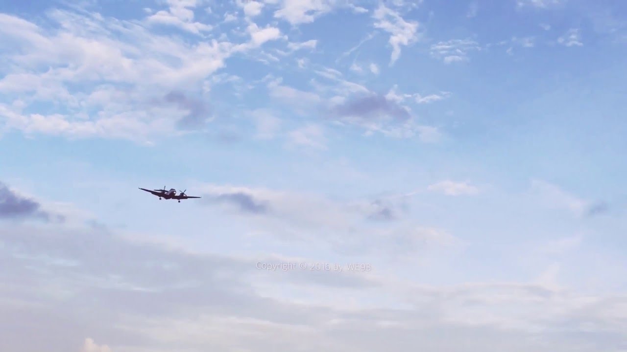 Hornbill Skyways KingAirB300 (350) 9M-WSC on Final RWY25/WBGG KCH - YouTube