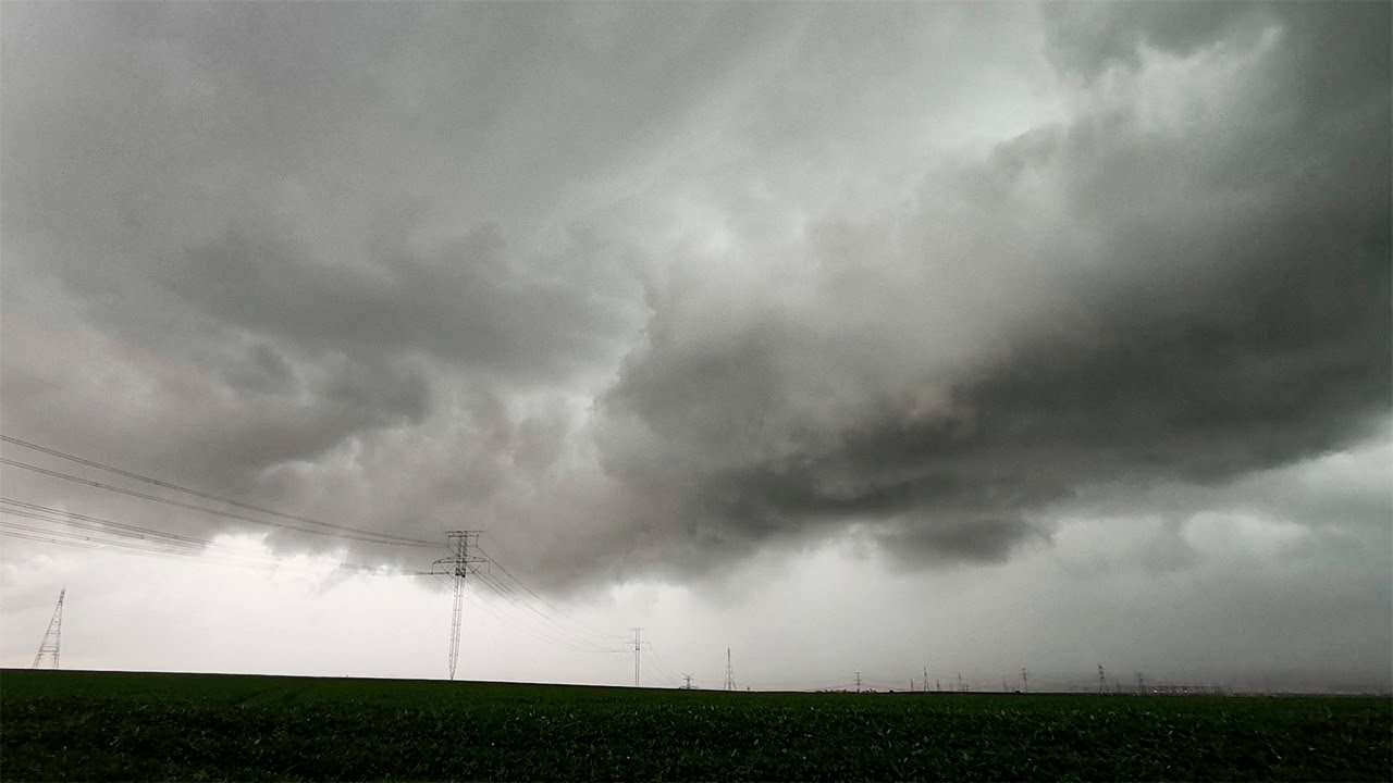 Incrível Formação de Tempestade com Ventos Fortes e Chuva Intensa ...