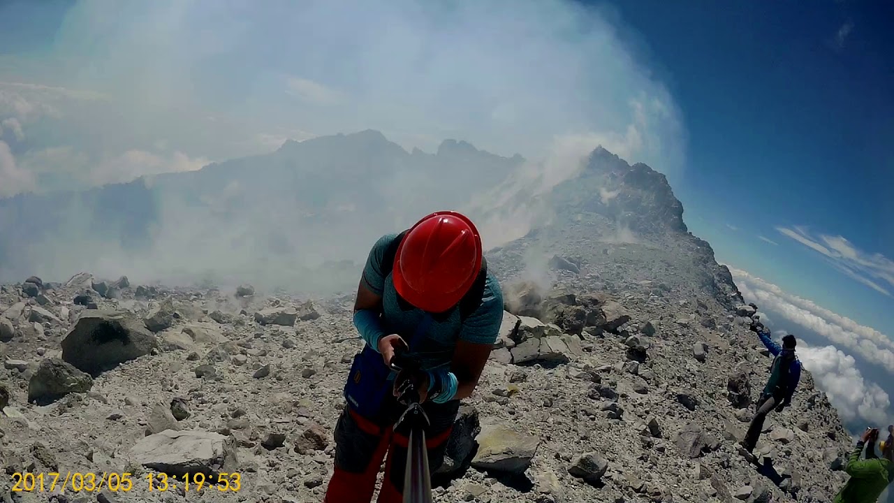 Mayon Volcano crater summit. - YouTube