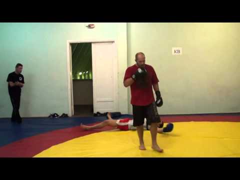 Fedor Emelianenko training boxing