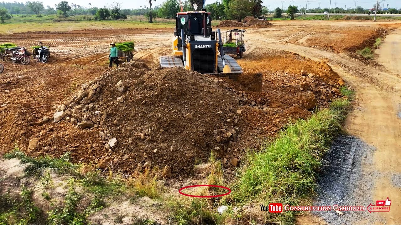 Complete Corner Land Filling Up In Fields by Skill Shantui DH17c3 Dozer push soil, 25ton Dump ...