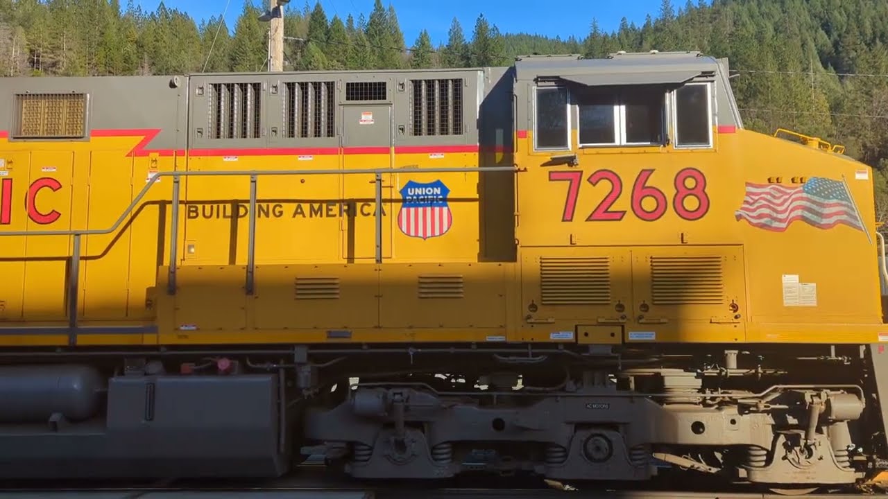 New Union Pacific Engines in Dunsmuir, CA - YouTube