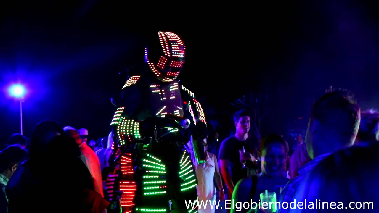 BAILE DE TECHNO - YouTube