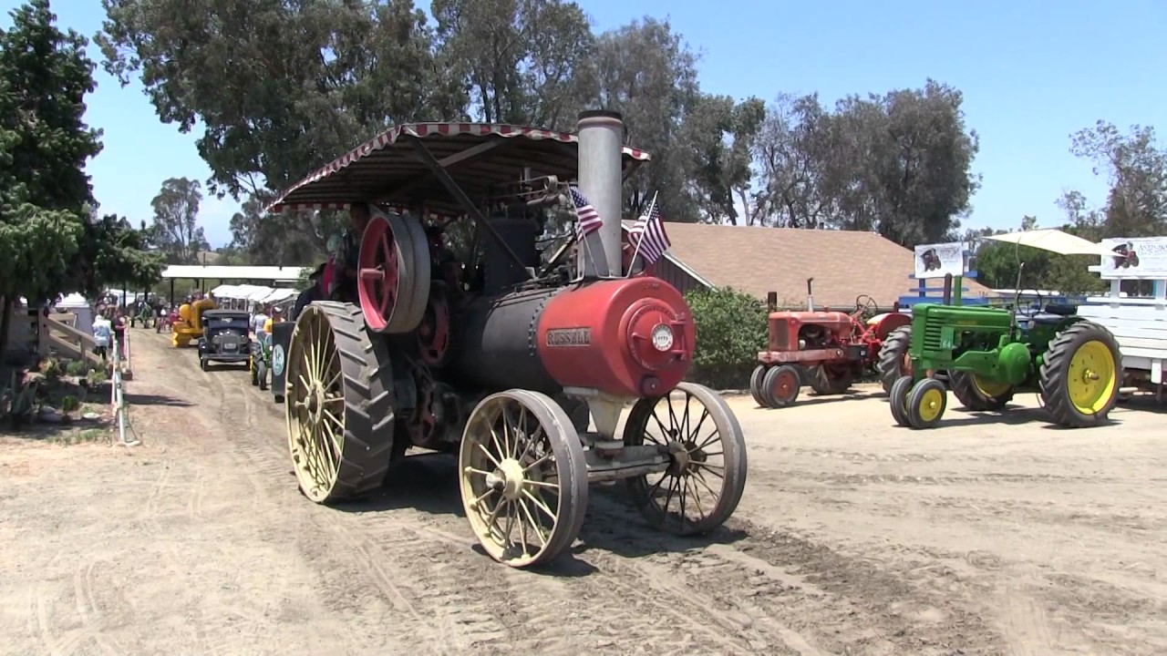 Russell Steam Tractor Rolling-By At Vista, California 6-24-17 - YouTube