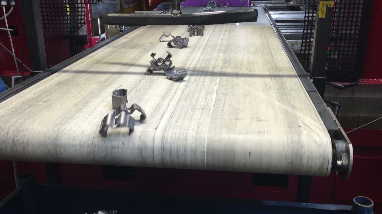 Progressive Tool with 4 parts/stroke - YouTube