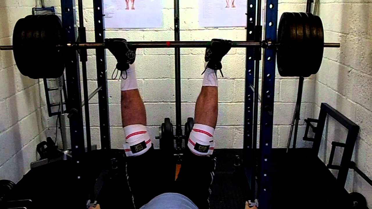 210kg vertical leg press on smiths machine x 8 reps - YouTube