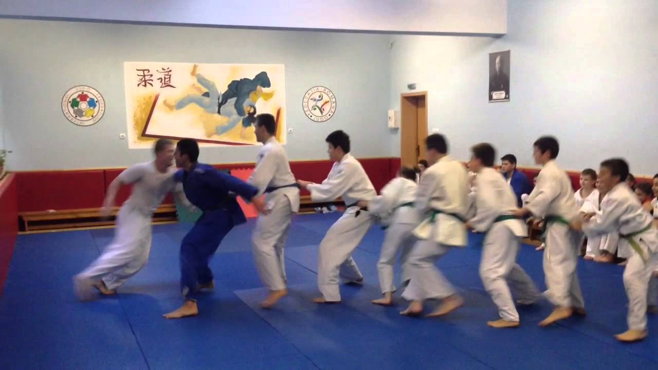 Judo Games Snake and the Dragon's tail - YouTube