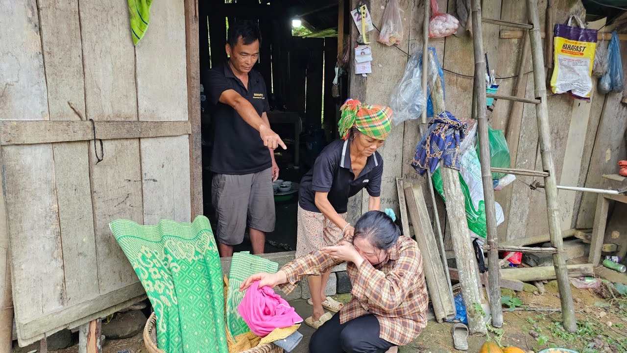 Being kicked out of the house by her husband's parents, looking to ...