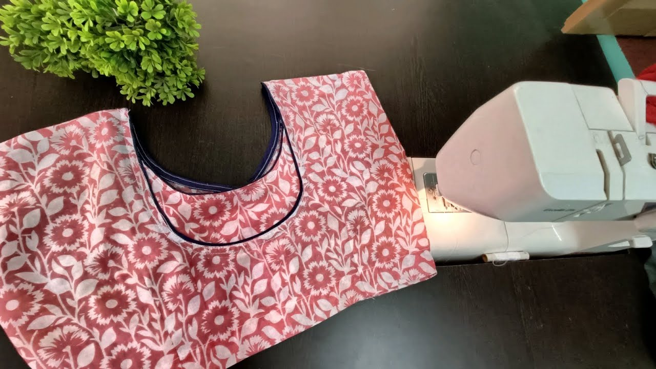 How to Reduce Deep Neck Cut of Blouse at Home ।। কিভাবে ব্লাউজের গলা ...