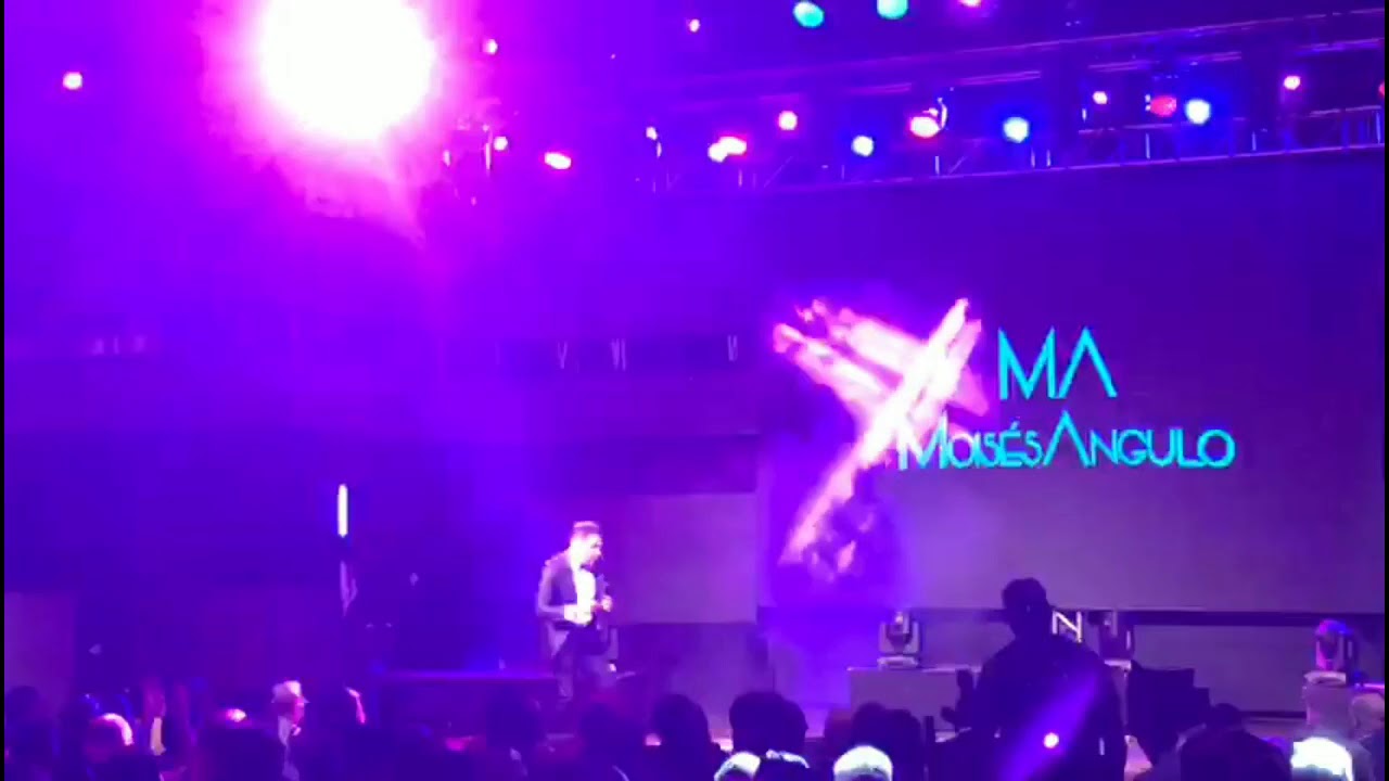 MOISES ANGULO Y MEJORES MOMENTOS DE LOS PREMIOS LUNA BARRANQUILLA - YouTube