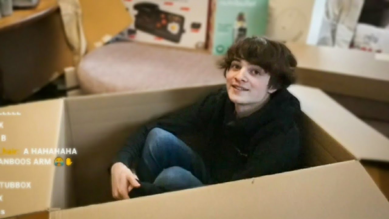 A Very Friendly Tubbo Comes Out Of The Box - YouTube