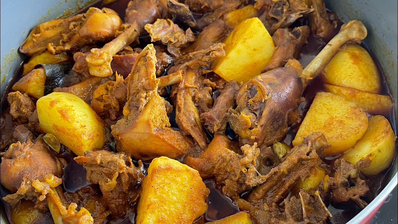 Bangladeshi style alo dea hard chicken bona - YouTube