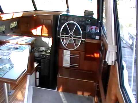 1991 3288 Bayliner (Interior) - YouTube