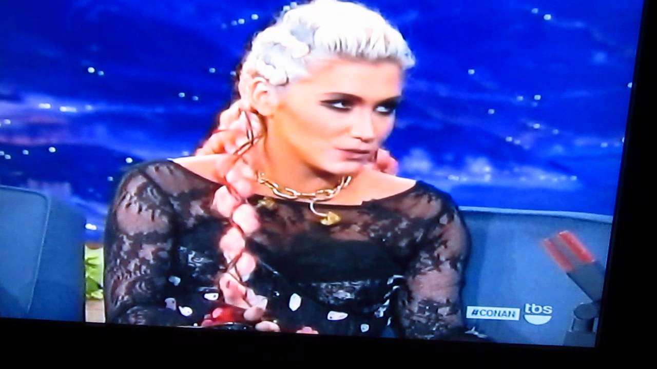 Conan interviews Kesha - YouTube