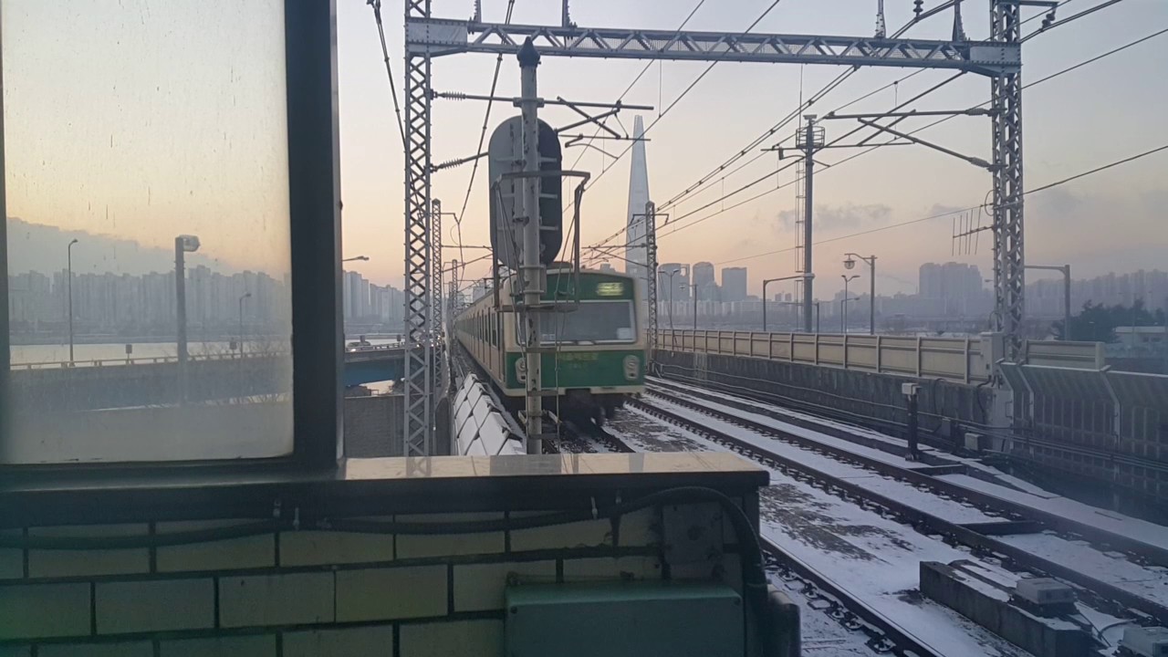 서울메트로 2호선 외선순환 열차 강변역 도착 (MELCO Chopper) - YouTube