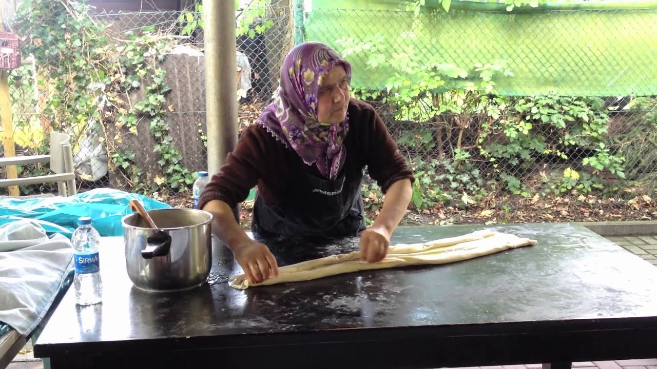 Herstellung von Filoteig (Handarbeit) - YouTube