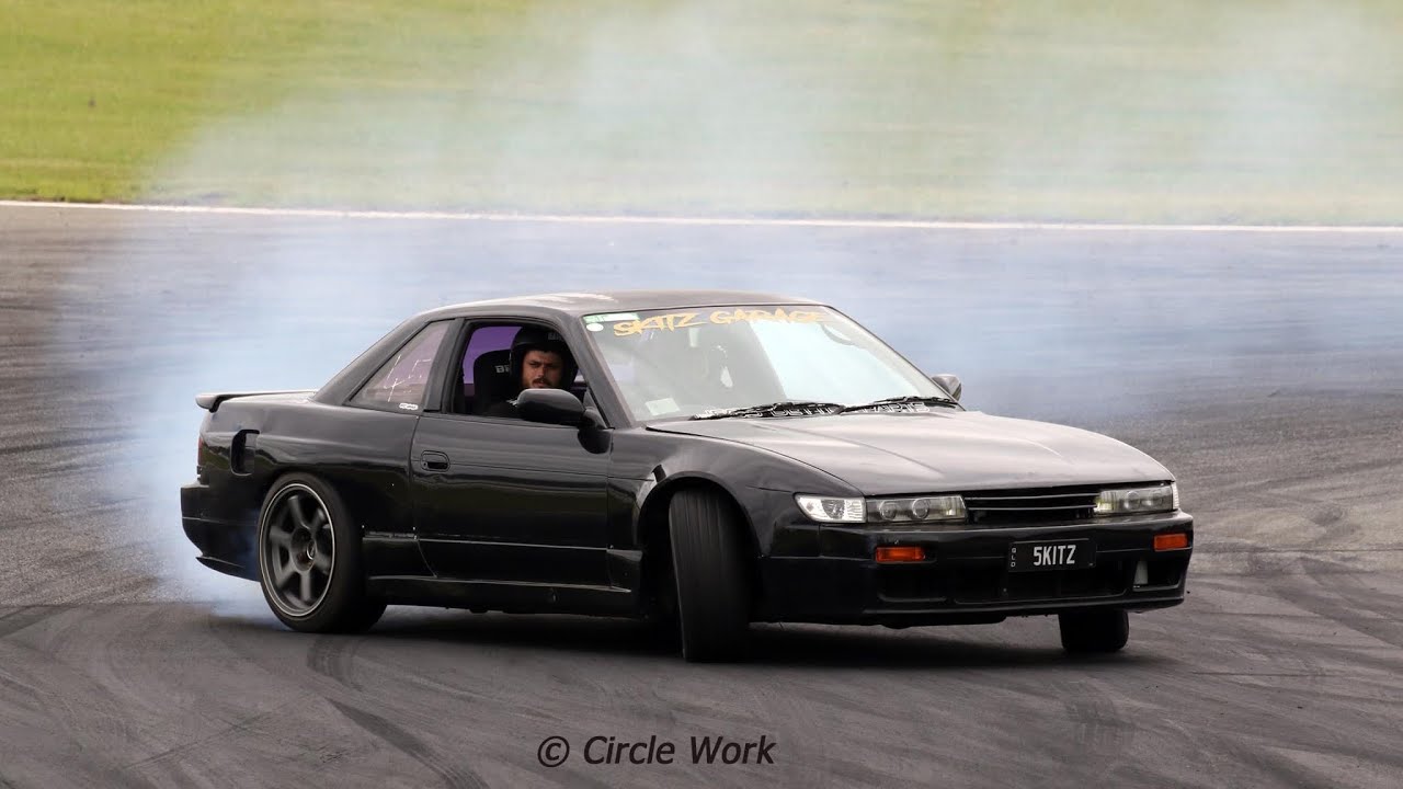 Aussie day skids at QR Raceway - YouTube