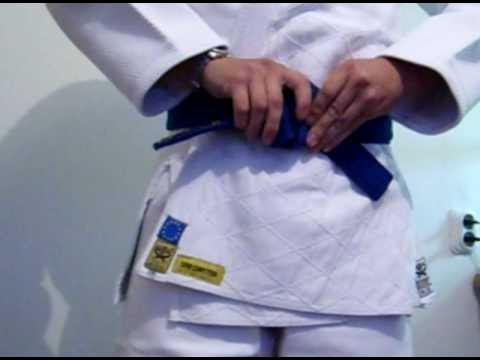 How to Tie Judo Belt - Macedonian language - YouTube