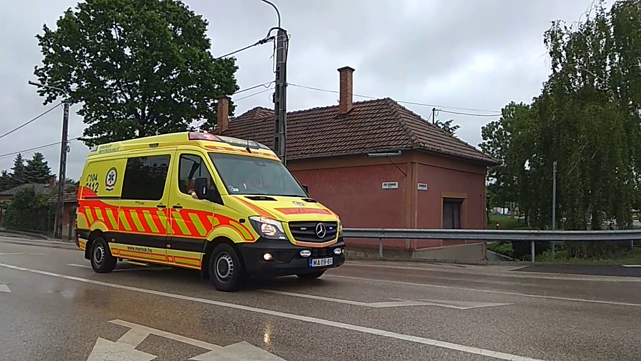 OMSZ Mercedes Sprinter Ambulance Responding/Szentes Mentőgépkocsi - YouTube