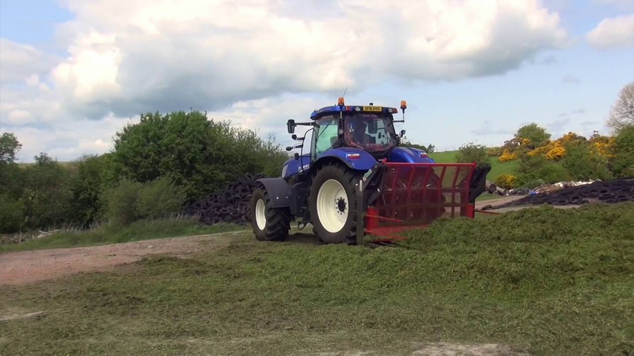 New Holland T7.235 Pit Duties - YouTube
