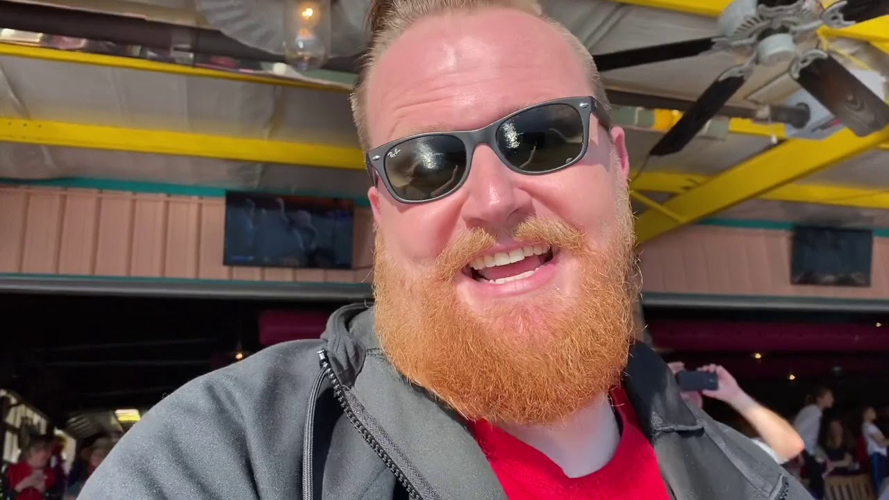 Billy Claus at LuLu’s #lulus #billyclaus - YouTube