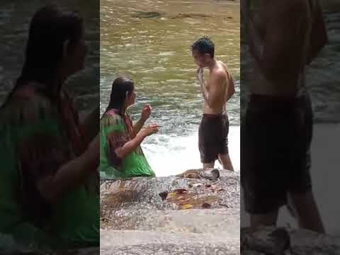 Ngintip!! intip cewek lagi mandi